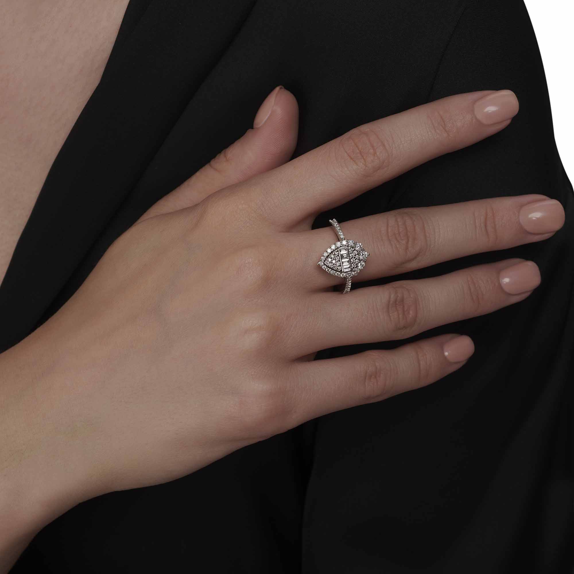 Jumbo Drop Diamond Ring Pırlanta Yüzük Üsküplü 0,71 Karat Pırlanta Yüzük